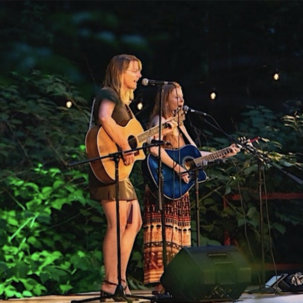 Acoustic Jen & Kelly - The Great Canadian Wilderness