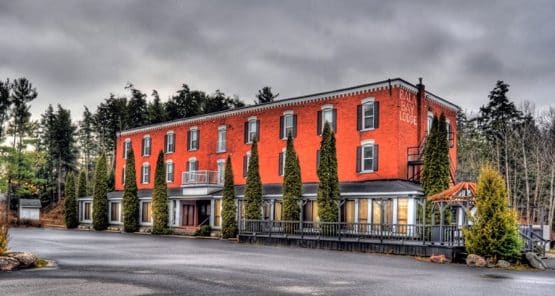 Iconic Canadian Resorts Just North of Toronto
